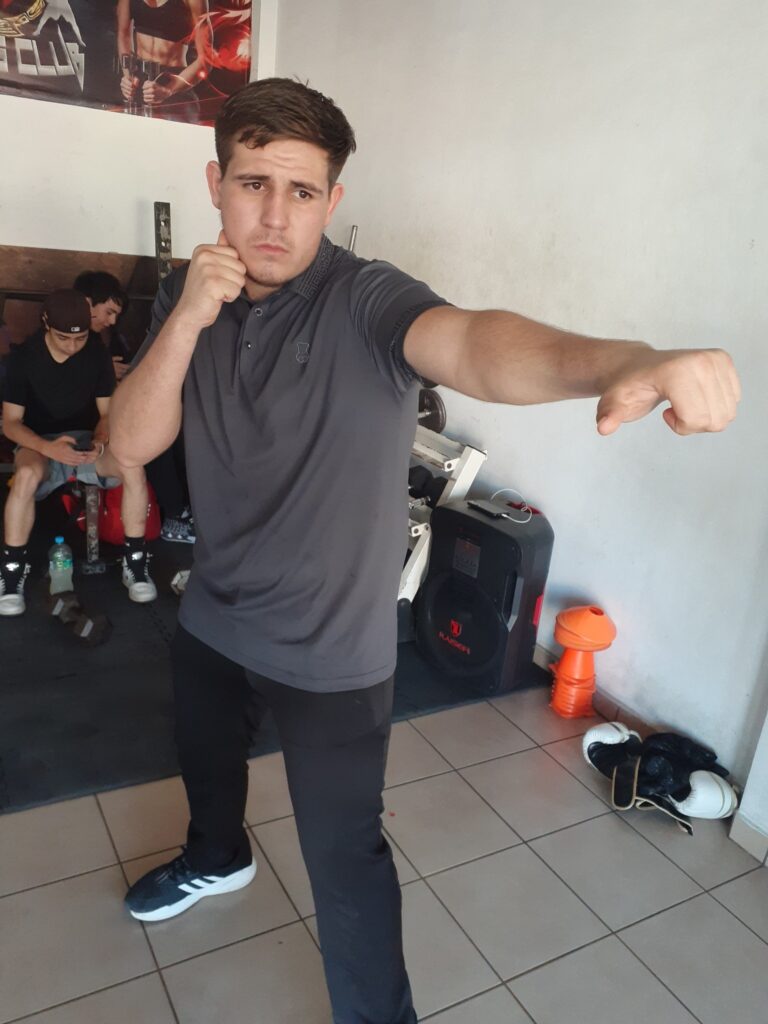 Con el corazón en los puños: Brian Torres debuta este sábado en la ...